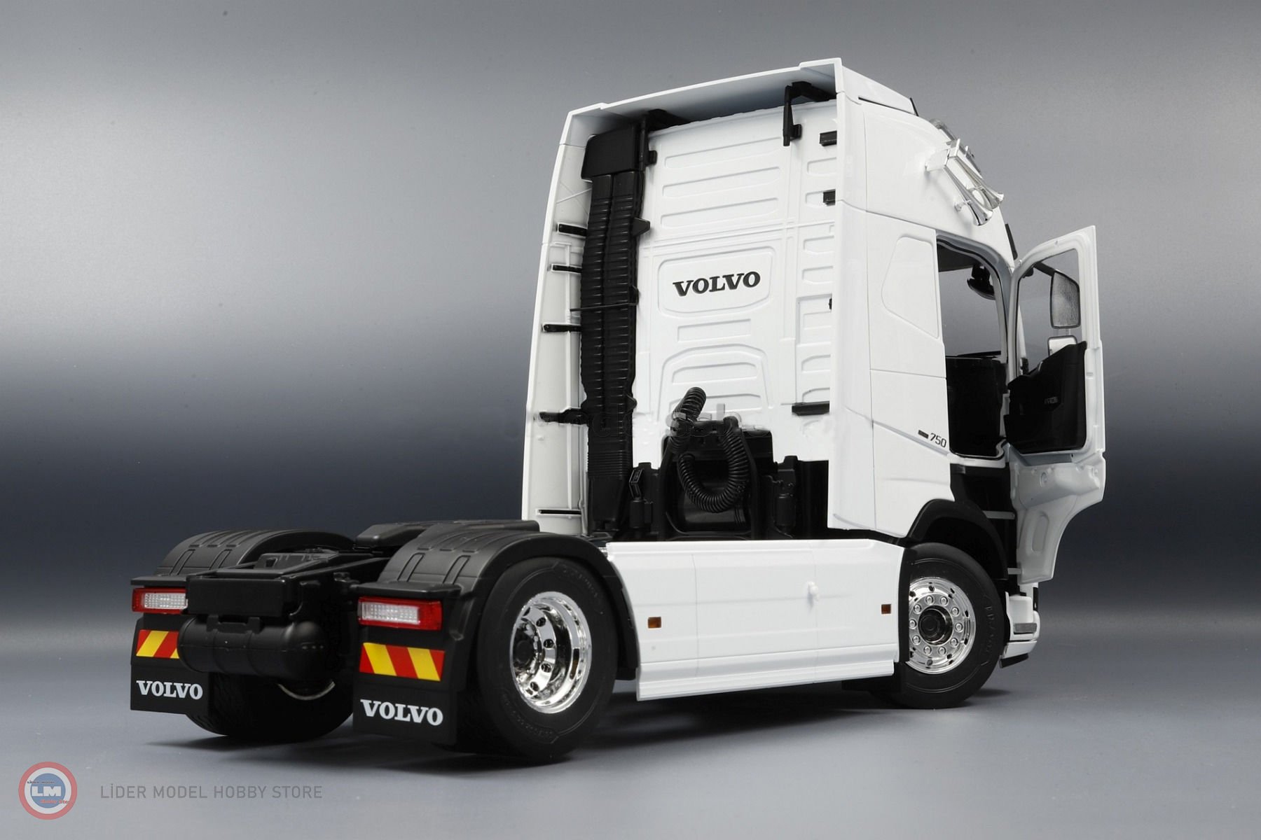 Premium Classixxs - 1:18 2018 Volvo FH16 XL Cab PCL30208 (Beyaz) - 11. ...