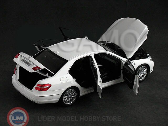 Minichamps - 1:18 Minichamps 2009 Mercedes Benz E Class W212 - 14.876 ...