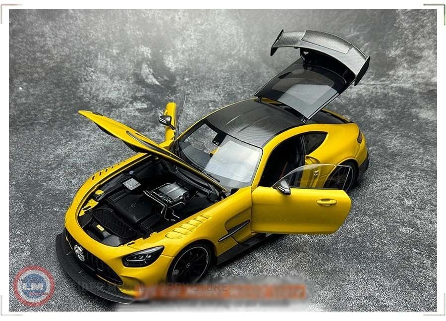 Minichamps - 1:18 2021 Mercedes Benz AMG GT Black Series Solar Beam ...