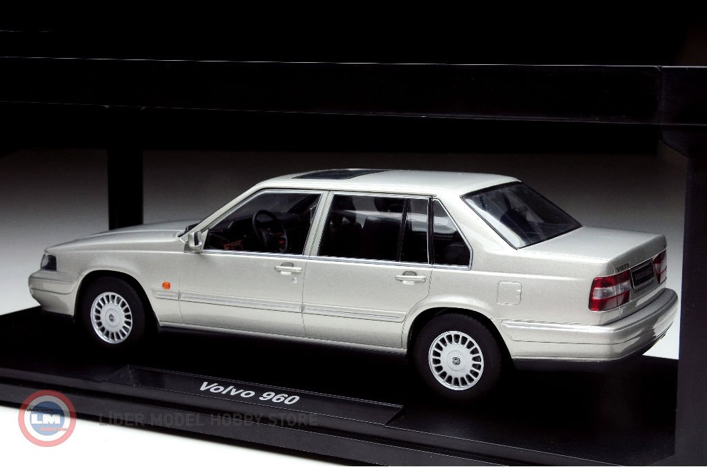 Triple 9 Collectibles - 1:18 Triple 9 1996 Volvo 960 - 5.204,74 TL - 4. ...